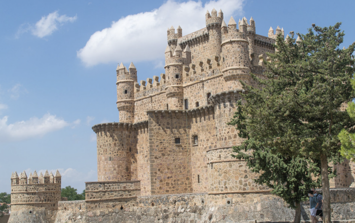 Castillo de Guadamur, uno de los más bonitos de Toledo - Castillo de ...